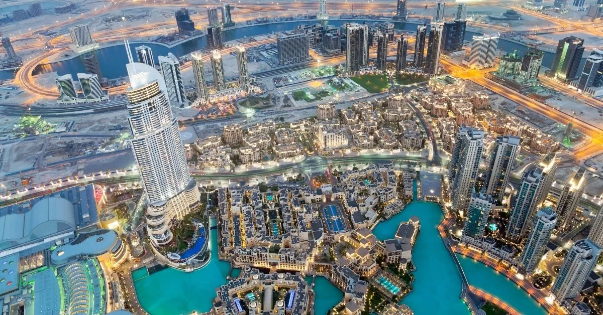 Abu Dhabi Vs Dubai Which Is Better 2023 A Broken Backpack